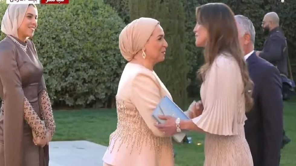 جريدة الشروق أحمد موسى مشيدا بحفل زفاف الأميرة إيمان السيدة انتصار